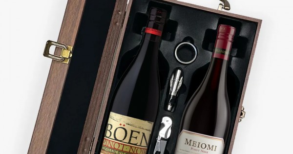 Meiomi And Boen California Wine Gift Box - Buy Online