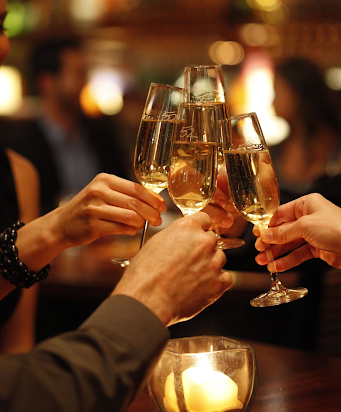 Here's Why Champagne Makes The Ideal Present To Gift Someone